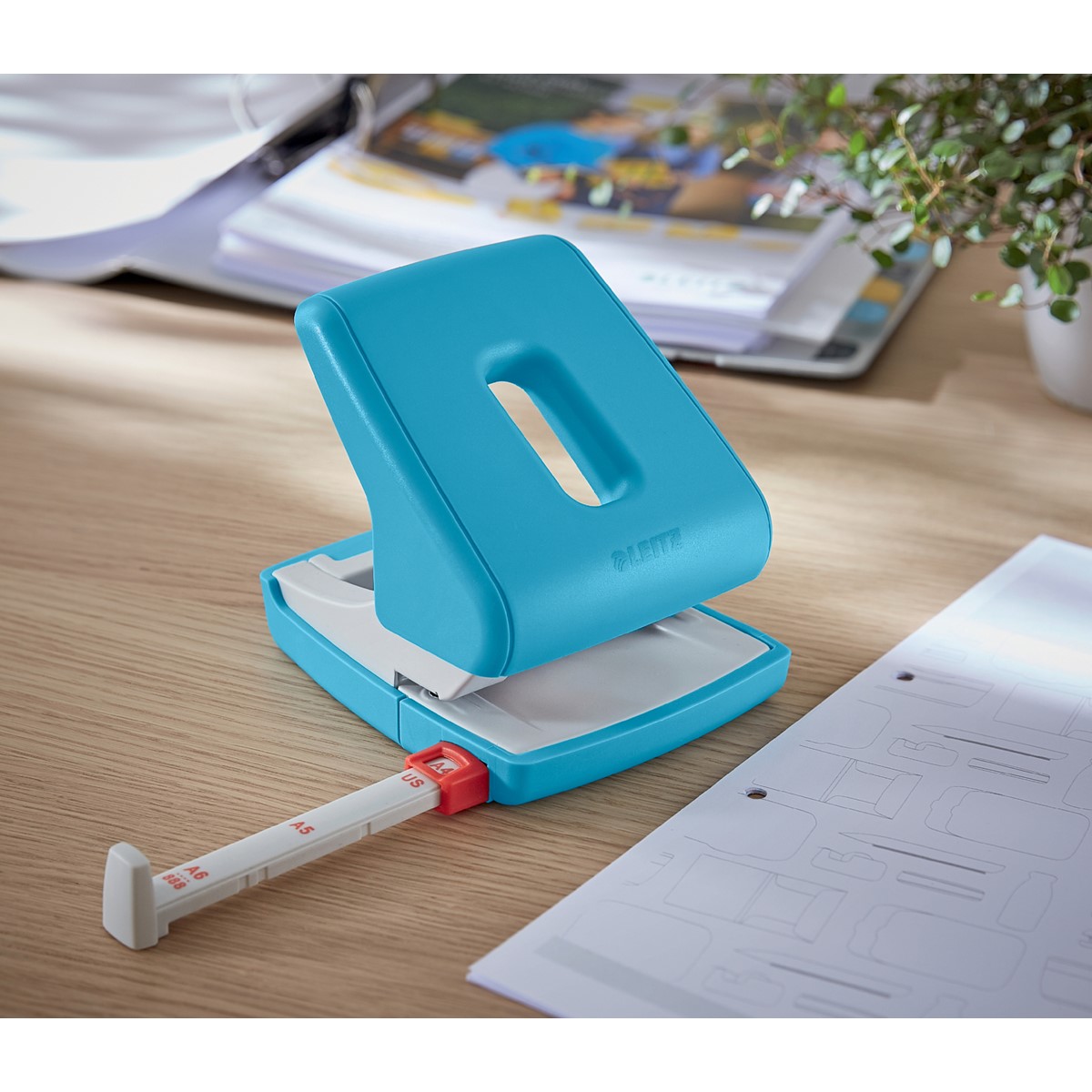 Leitz Cosy Locher, Blau (5004-00-61) - Leitz Fachshop